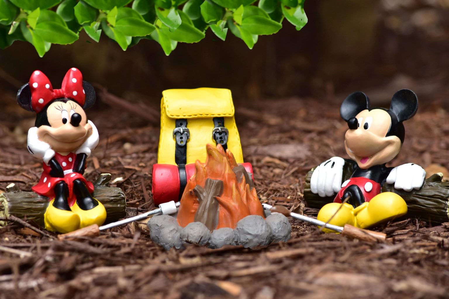 Buy: Mickey and Minnie Camper Fairy Garden Spring Pluto Flagology.com